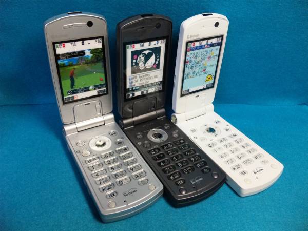 NTTドコモ P902i モックアップ 3色セット - モックセンター