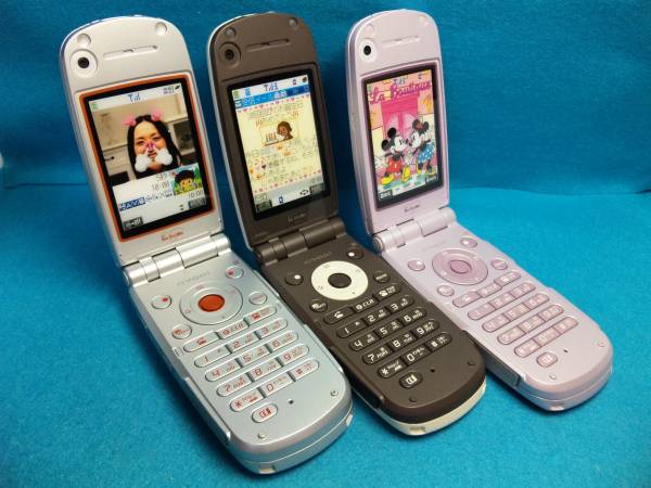 NTTドコモ N700i モックアップ 3色セット - モックセンター